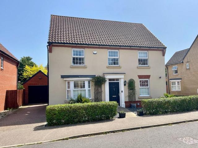 4 bedroom detached house for sale