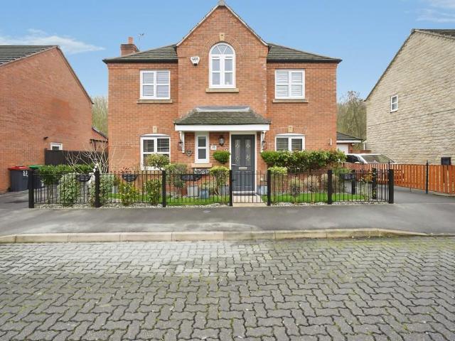 4 bedroom detached house for sale