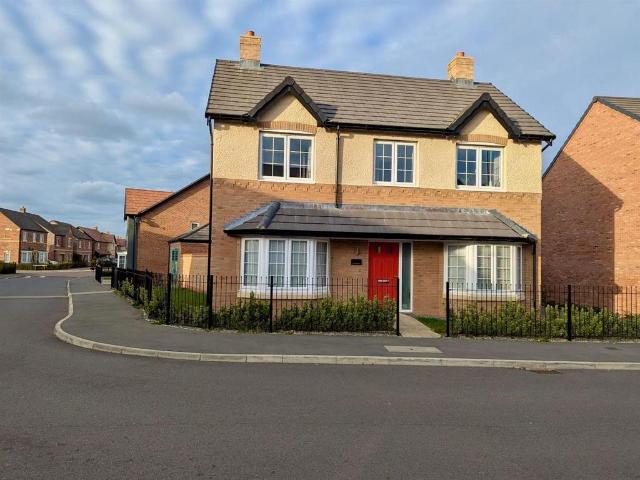 4 bedroom detached house for sale