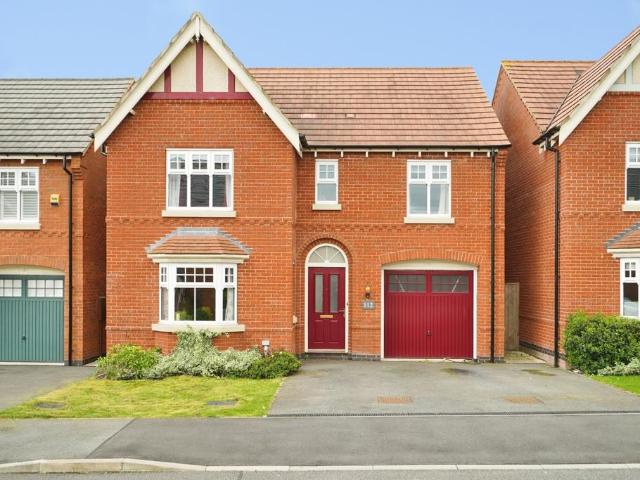 4 bedroom detached house for sale