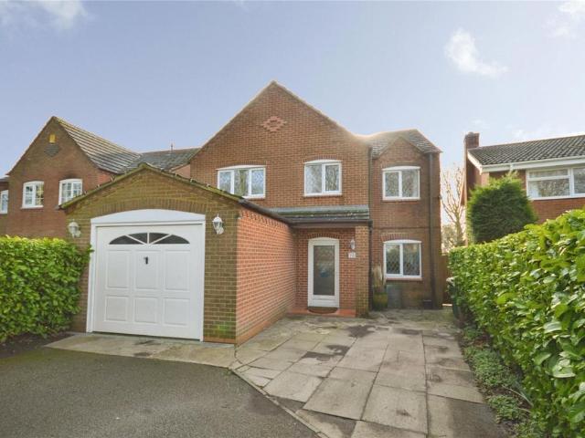 4 bedroom detached house for sale