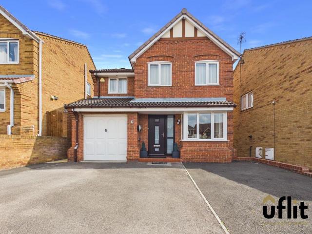 4 bedroom detached house for sale