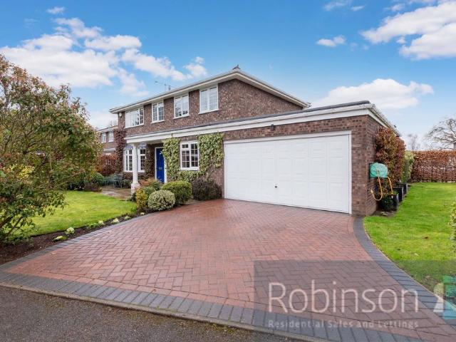 4 bedroom detached house for sale