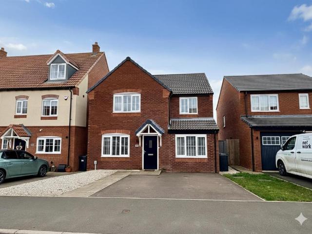 4 bedroom detached house for sale