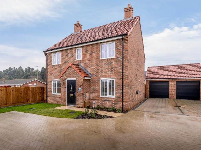 4 bedroom detached house for sale