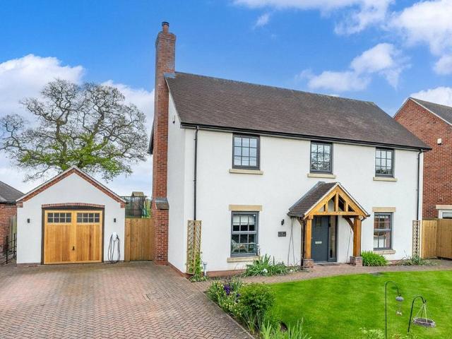4 bedroom detached house for sale