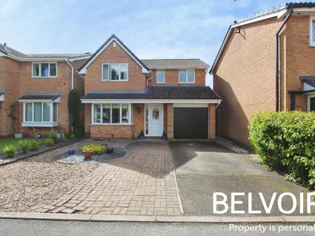 4 bedroom detached house for sale