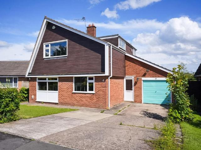 4 bedroom detached house for sale