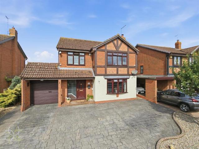 4 bedroom detached house for sale