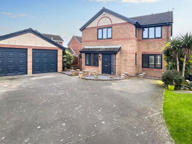 4 bedroom detached house for sale