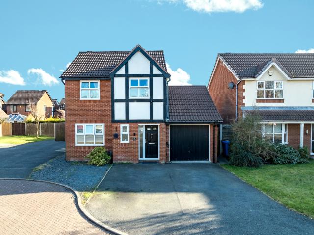 4 bedroom detached house for sale