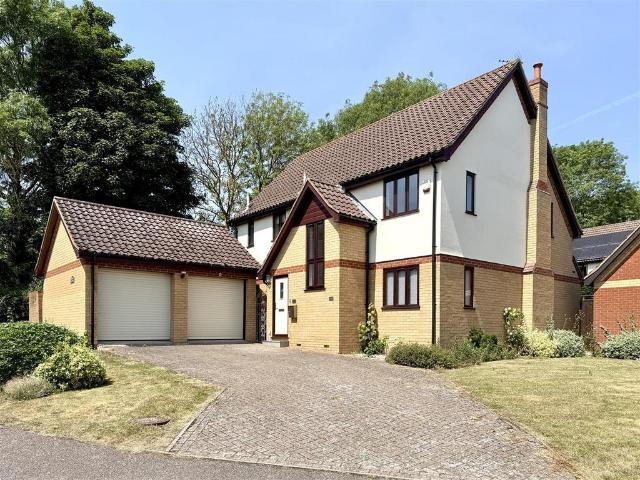 4 bedroom detached house for sale