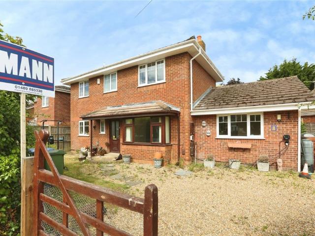 4 bedroom detached house for sale