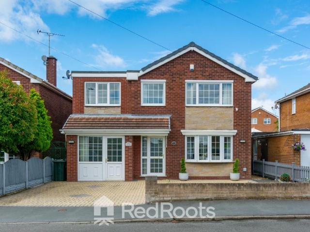 4 bedroom detached house for sale