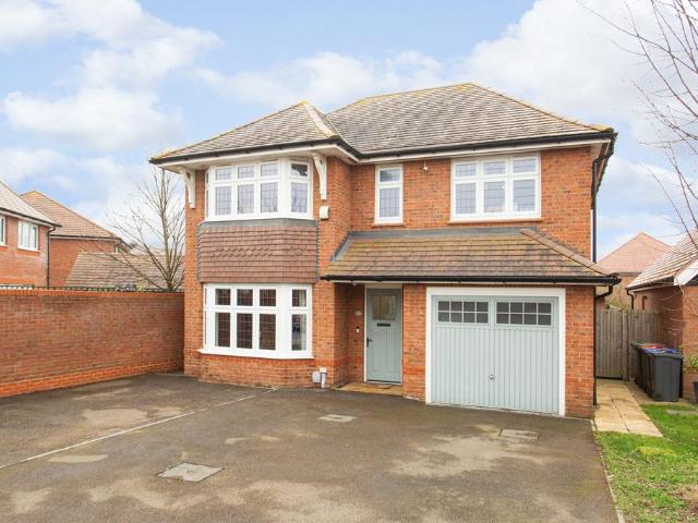 4 bedroom detached house for sale
