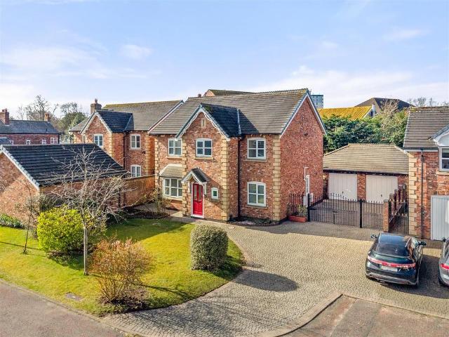 4 bedroom detached house for sale