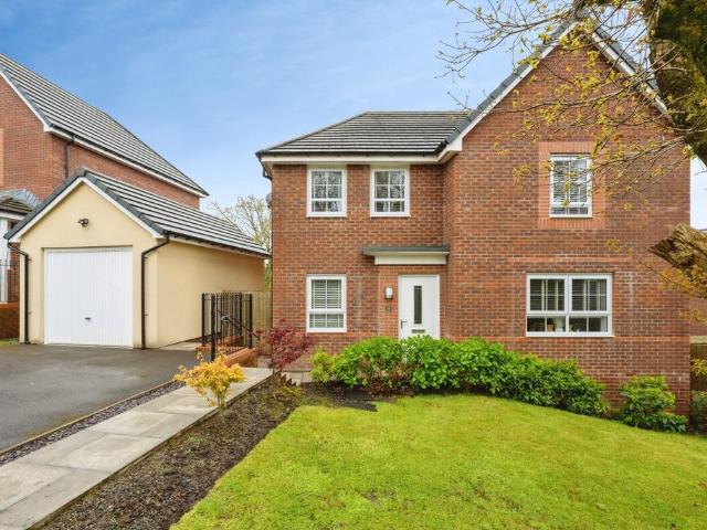4 bedroom detached house for sale