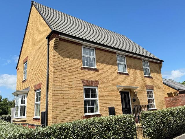 4 bedroom detached house for sale