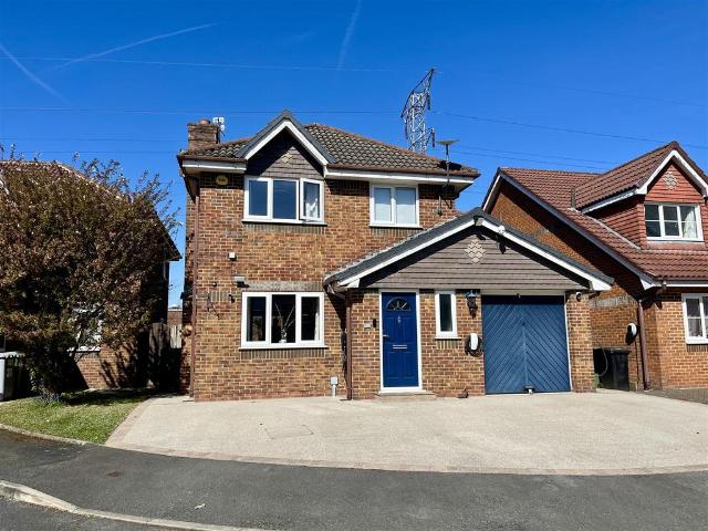 4 bedroom detached house for sale