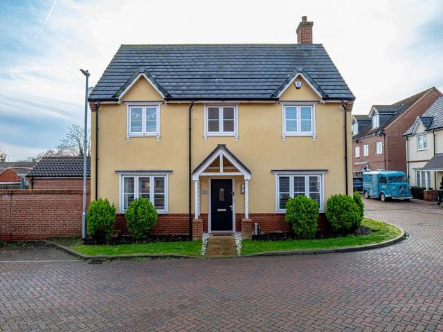 4 bedroom detached house for sale