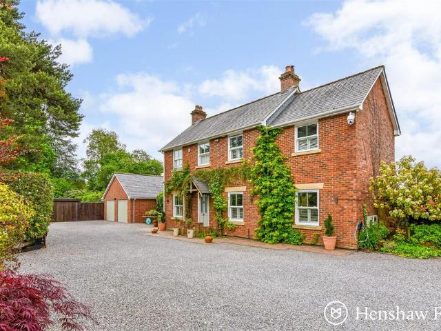 4 bedroom detached house for sale