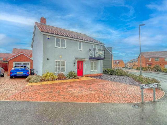 4 bedroom detached house for sale