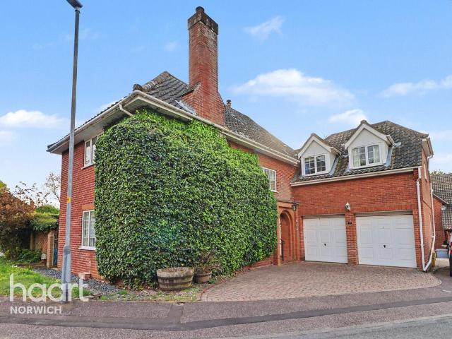 4 bedroom detached house for sale