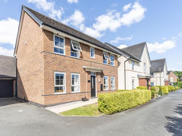 4 bedroom detached house for sale