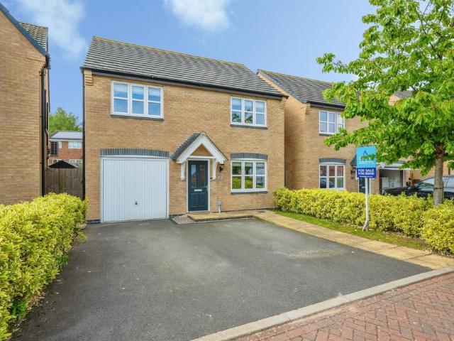 4 bedroom detached house for sale