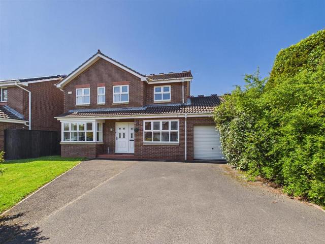 4 bedroom detached house for sale