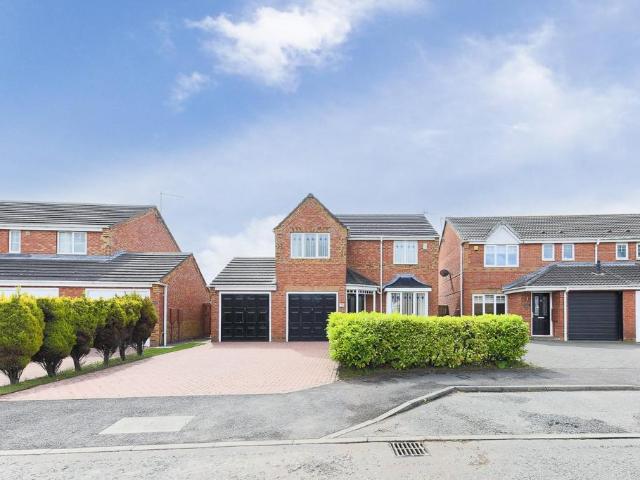 4 bedroom detached house for sale