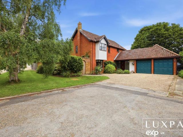 4 bedroom detached house for sale