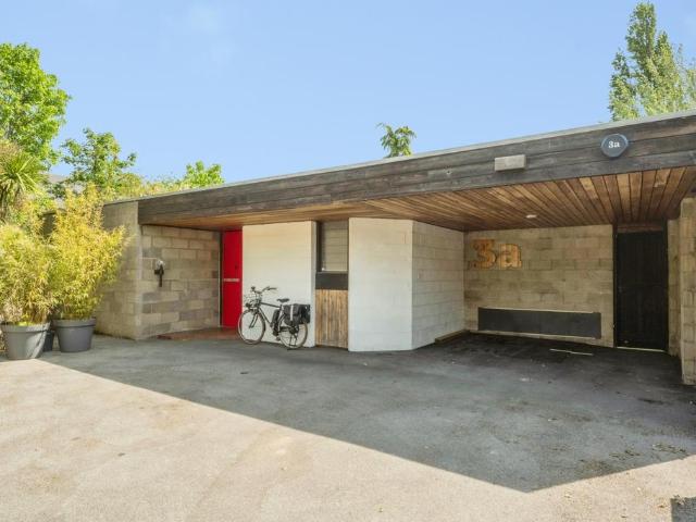 4 bedroom bungalow for sale
