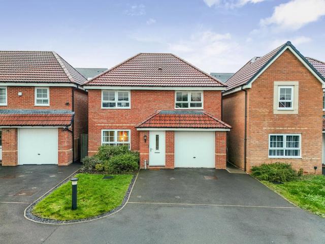 4 bedroom detached house for sale