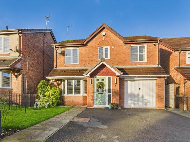 4 bedroom detached house for sale