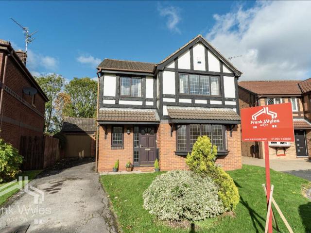 4 bedroom detached house for sale
