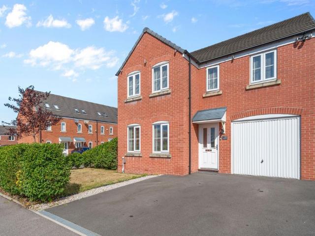4 bedroom detached house for sale