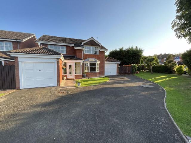 4 bedroom detached house for sale
