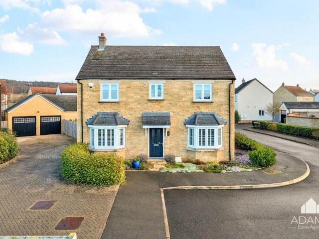 4 bedroom detached house for sale