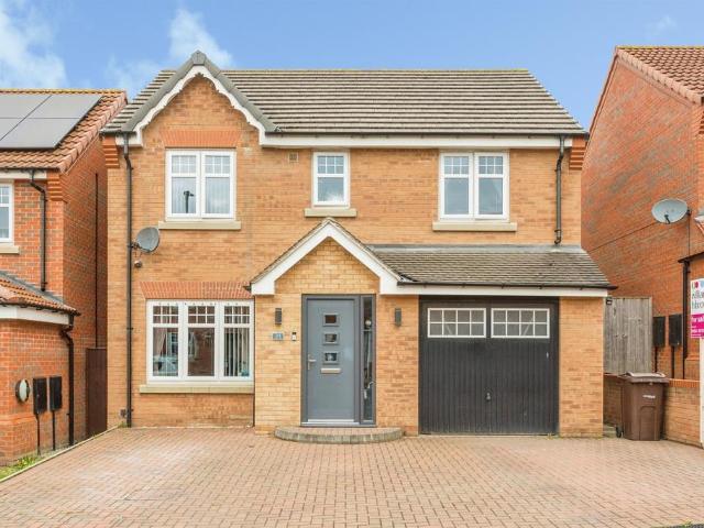 4 bedroom detached house for sale