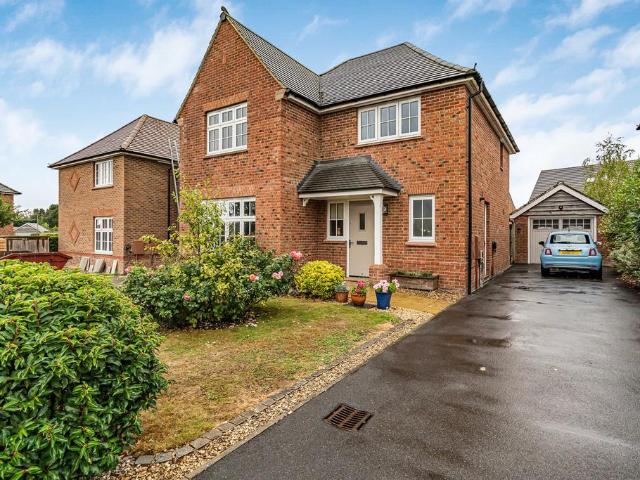 4 bedroom detached house for sale