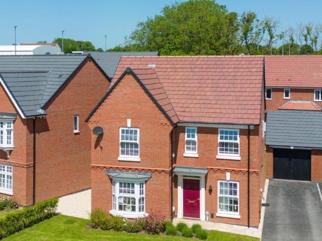 4 bedroom detached house for sale