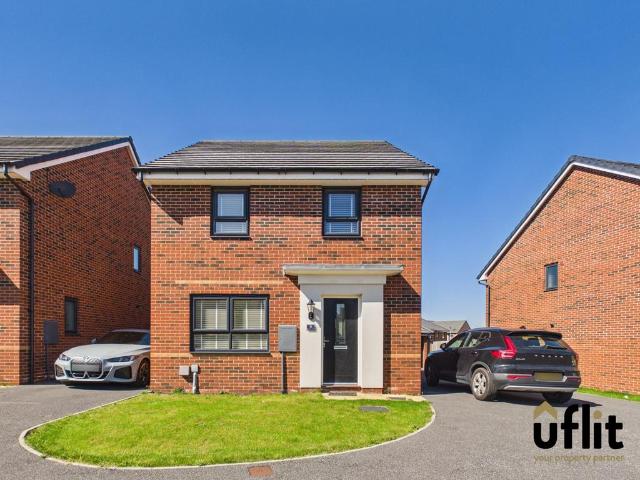 4 bedroom detached house for sale