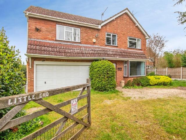 4 bedroom detached house for sale