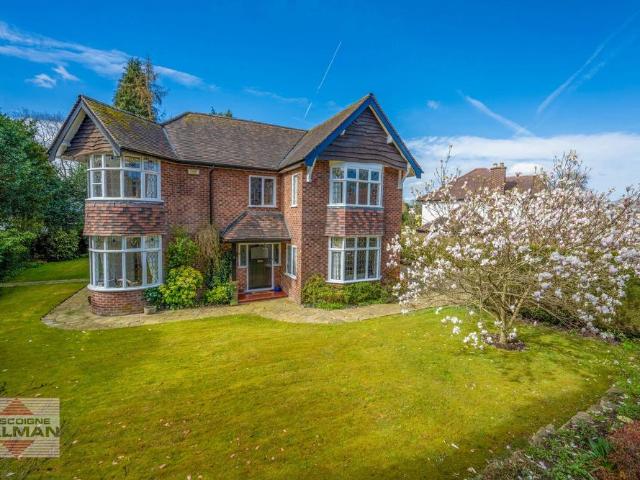 4 bedroom detached house for sale