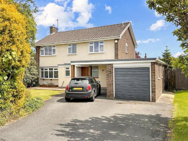 4 bedroom detached house for sale