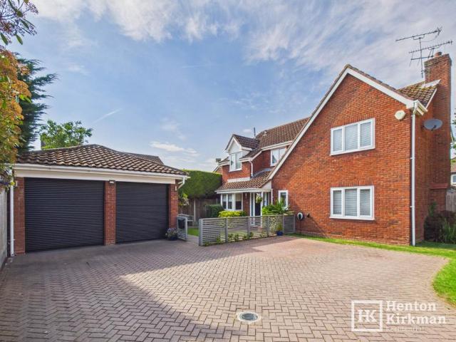 4 bedroom detached house for sale