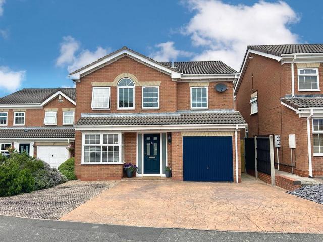 4 bedroom detached house for sale