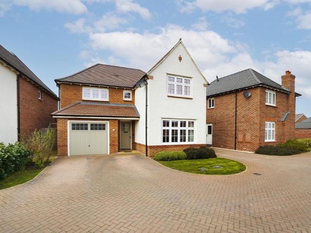 4 bedroom detached house for sale