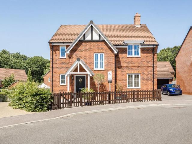 4 bedroom detached house for sale